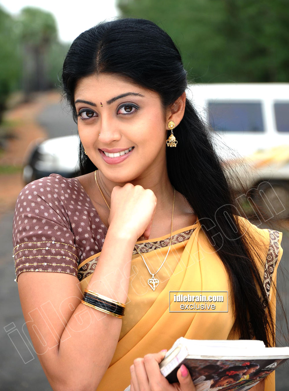 hollywood actress: Praneetha Hot