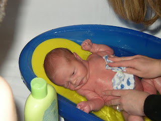 Baby boy 3: Oliver's first bath!