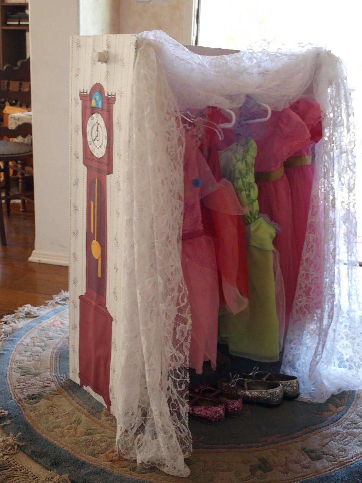 Nana's Tutu Trunk: Elmer's Tri-Fold Board Project