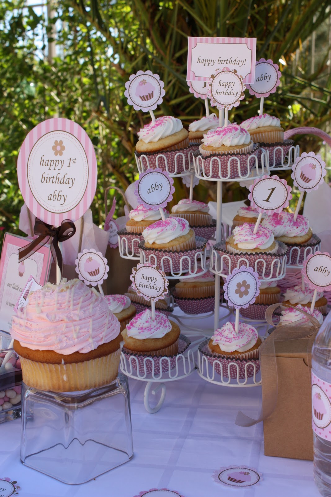 Details in Style: Sweet Cupcake Party