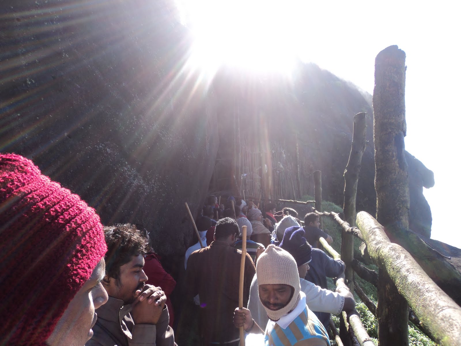 baatein kuch ankahi si...: 6000 feet high on foot!!