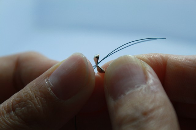 Irish Beading: Basic Technique: How to use Clamshell and Crimp Bead