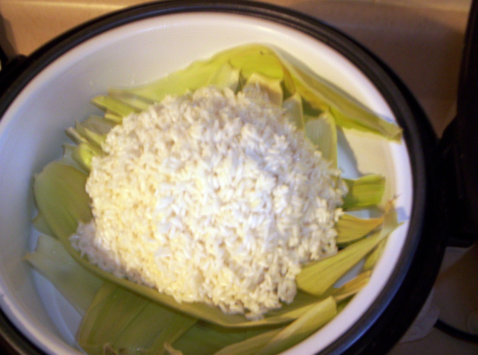 Roots of Simplicity: How to Steam Sticky Rice in a Rice Cooker