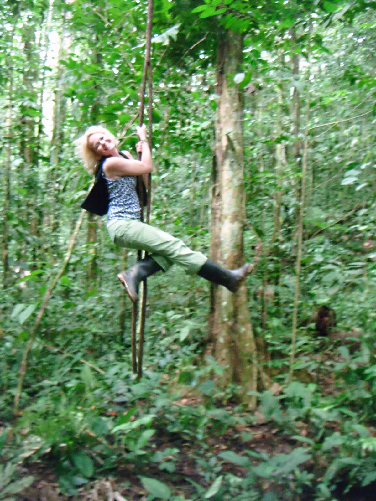 Amazon Divas: VINE SWINGING & BASKET MAKING