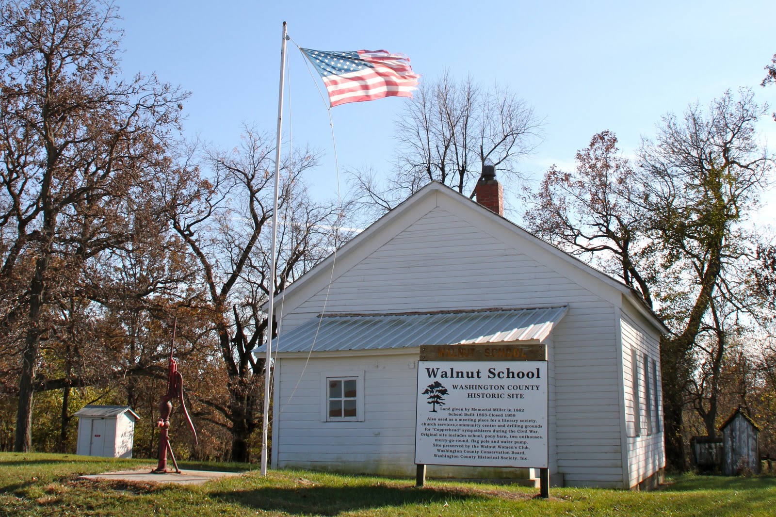 Iowa One Room Schools: Walnut School
