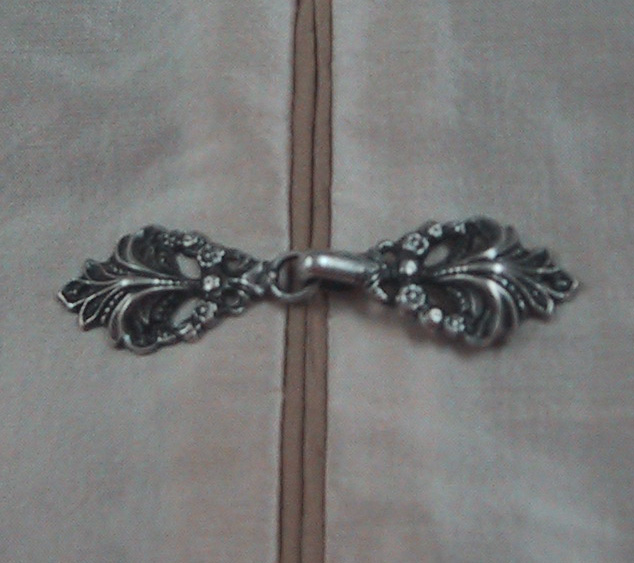 SK Designs: Gorgeous Silk Toile with Scalloped Insets