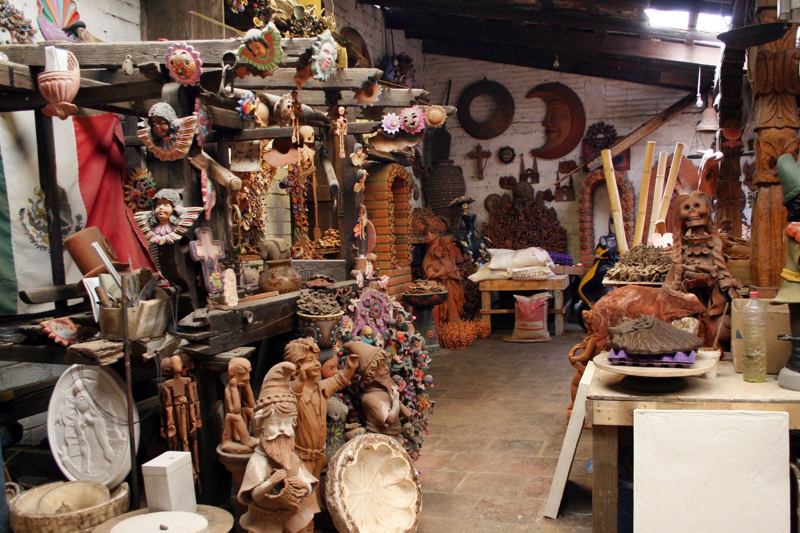 EN LA MIRA: ARTESANOS DE METEPEC ELABORAN EL ARBOL DE LA VIDA EN BARRO