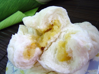 Cream Custard Bun ~ Pau