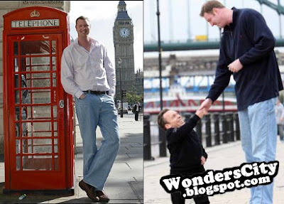Tall Men: Neil Fingleton 233 cm tall men