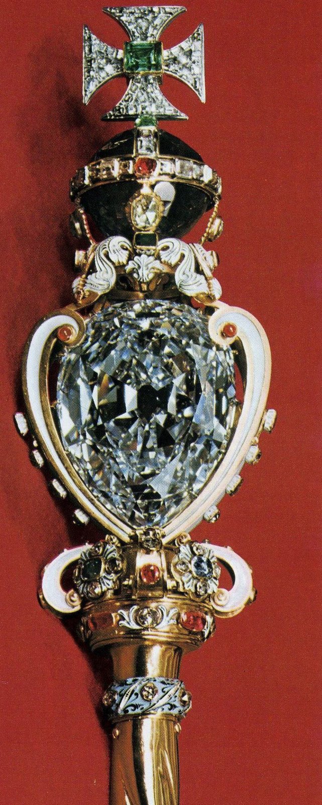 BIJOUX ET PIERRES PRECIEUSES: Le "CULLINAN" Plus gros diamant du monde