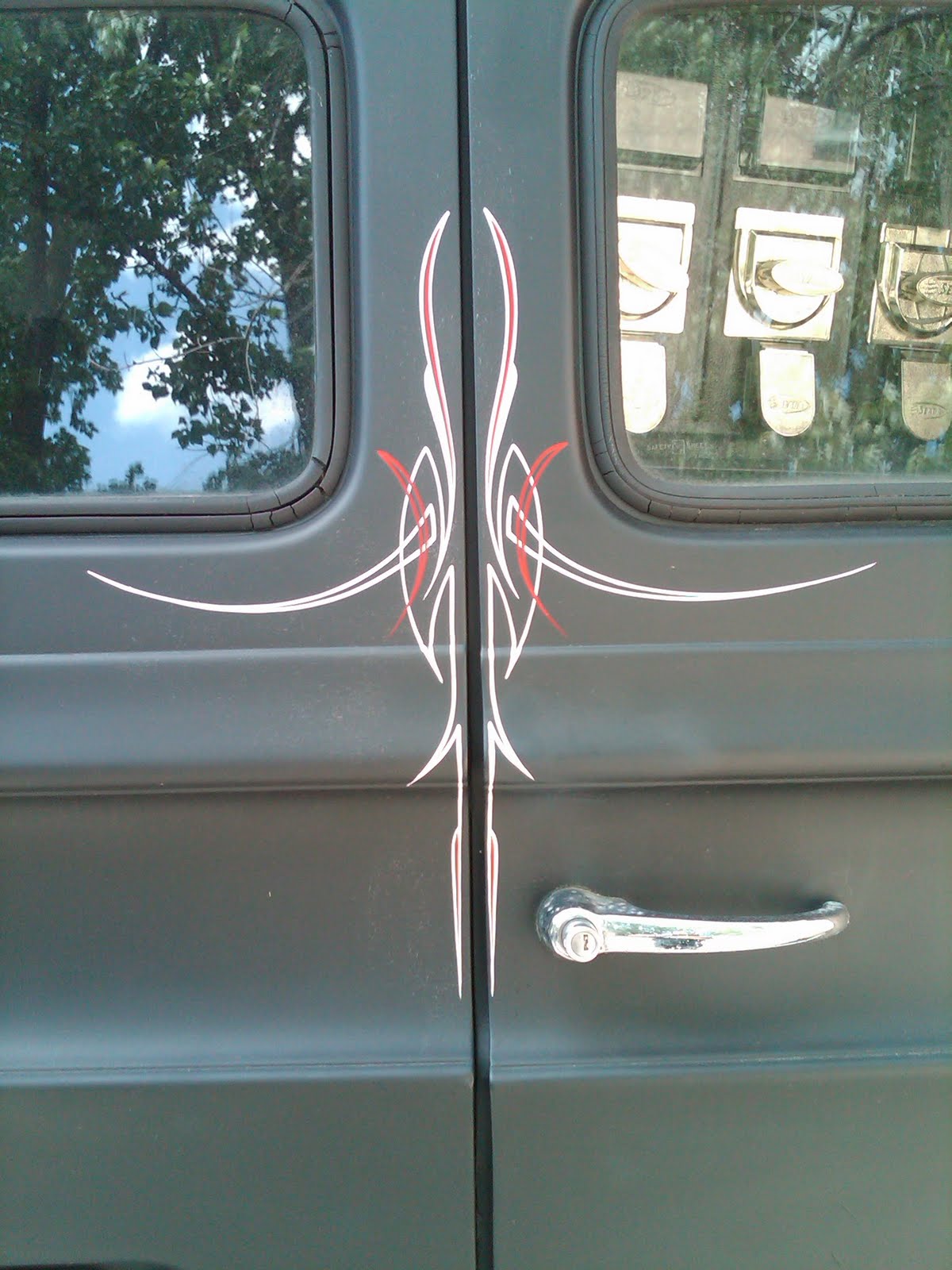 atomik: Old School Striping...