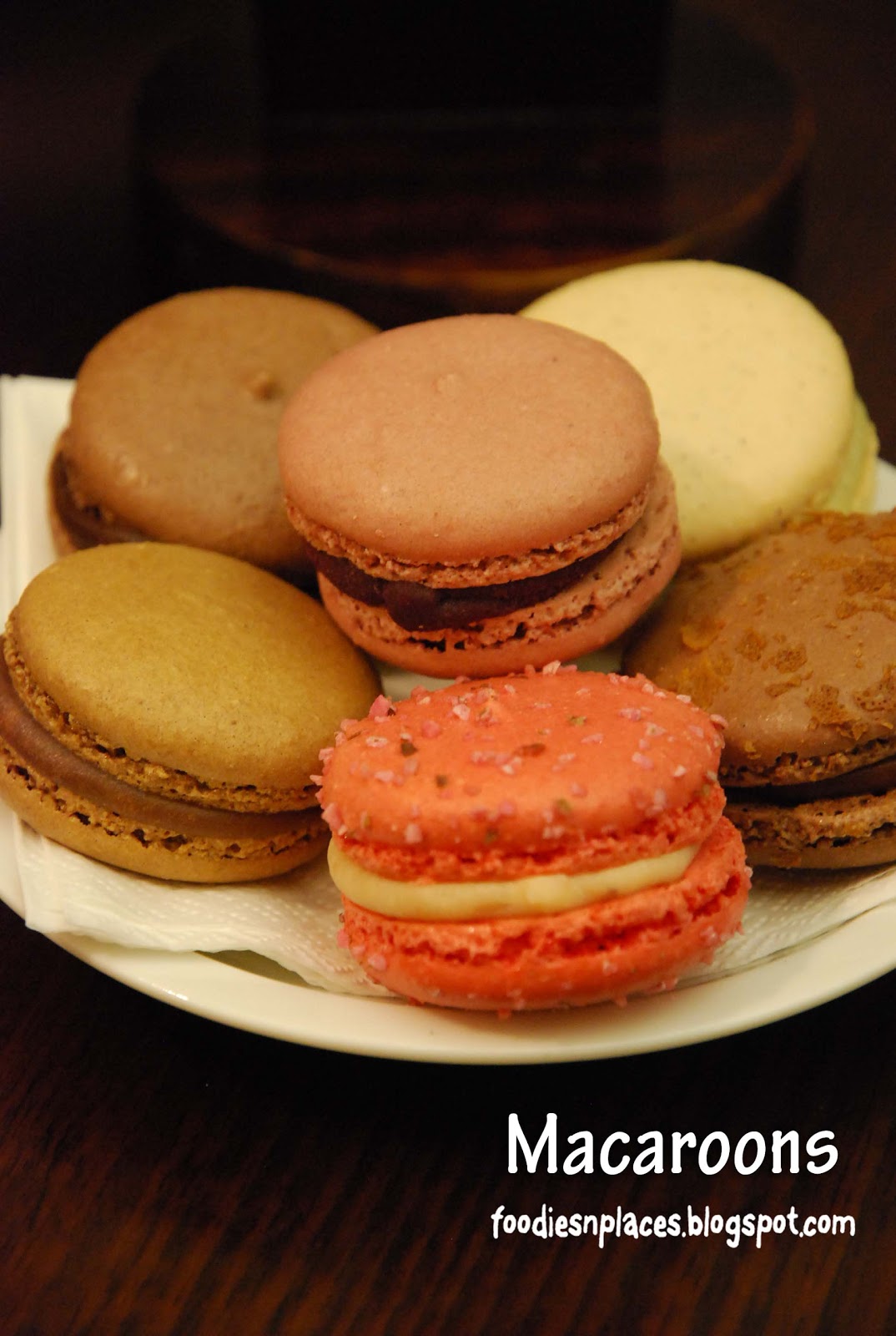 Foodies N Places: Lindt - Macaroons