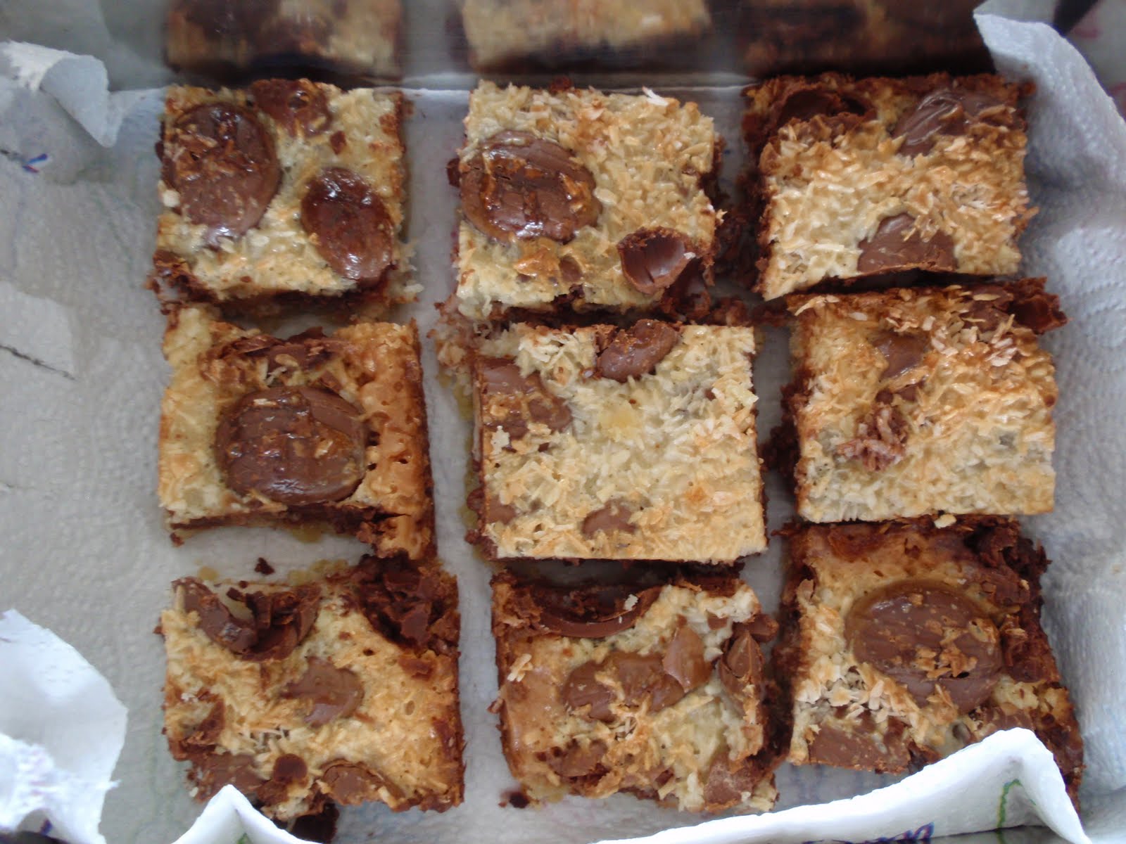 Love Baking?: Mini Egg Caramel Slice!