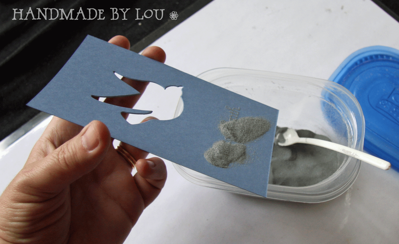 Handmade by Lou: Heat Embossing Tutorial - now with pictures!
