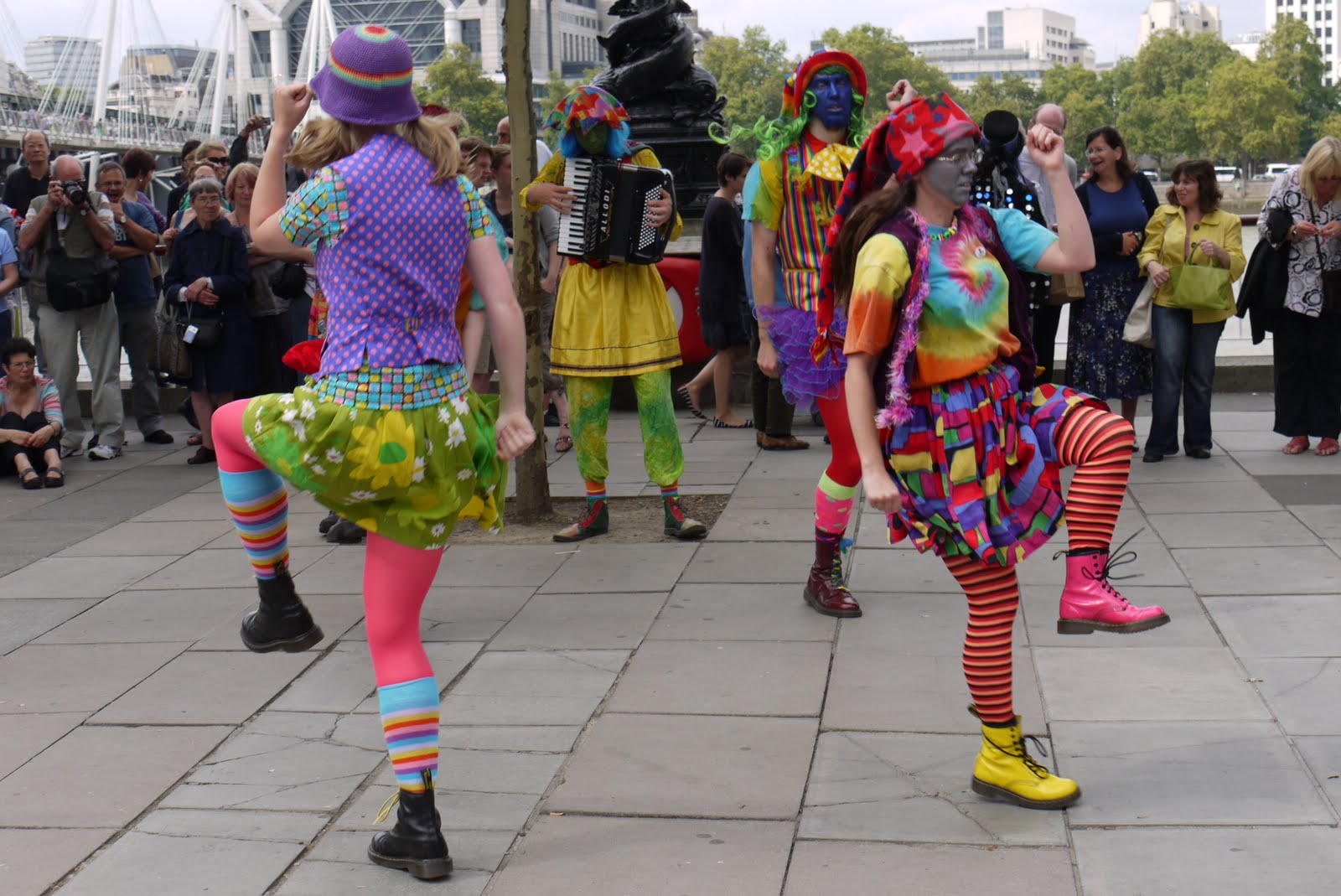 Padmayogini's Artist's Diary: 5000 Morris Dancers at the South Bank.