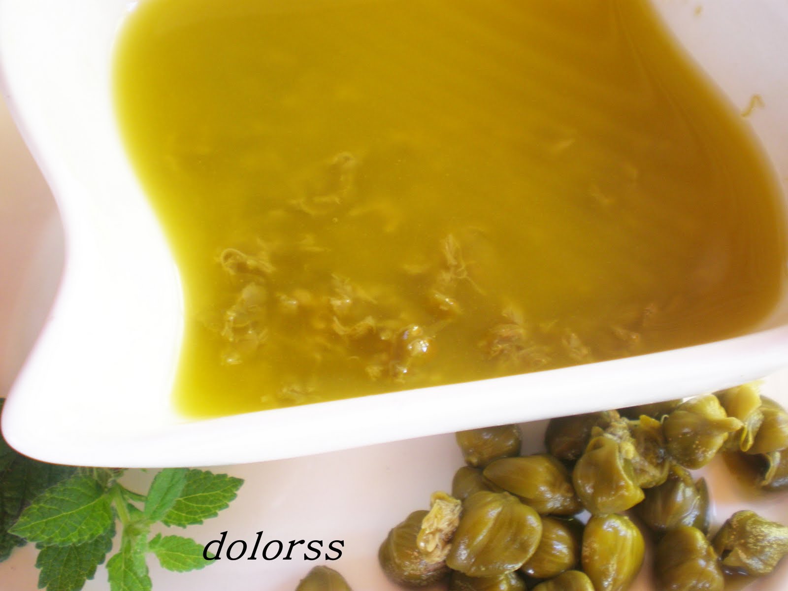 Blog de cuina de la dolorss: Salsa vinagreta de alcaparras
