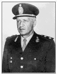 FOTOS DIBUJOS IMAGENES HISTORIA: FOTOS DE LEOPOLDO GALTIERI