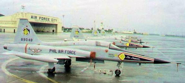 StrongPh Blog: Philippine Airforce F-5 on Clark Pampanga