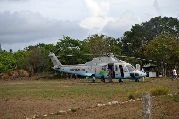 StrongPh Blog: Images of Philippine Airforce S-76 SIKORSKY