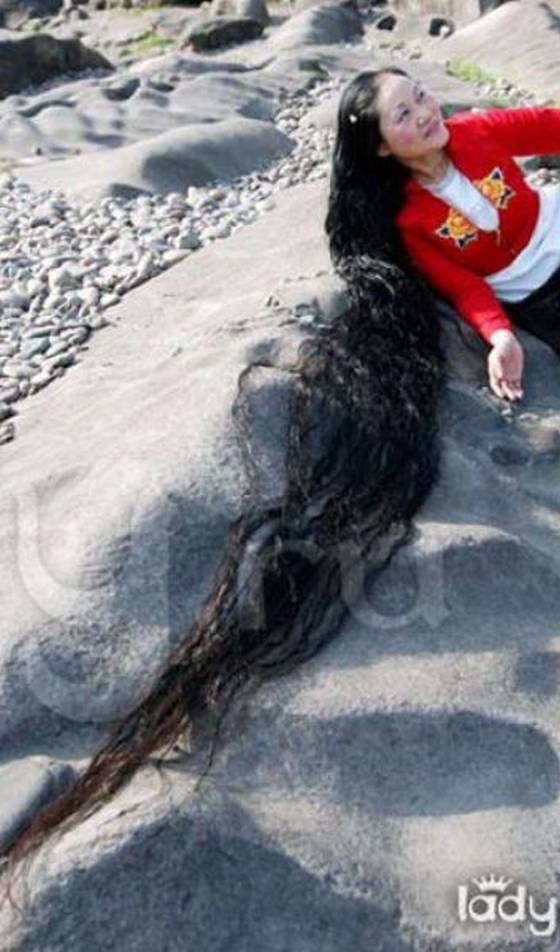 Tube Article: Girls Through The History With Unusually Long Hair