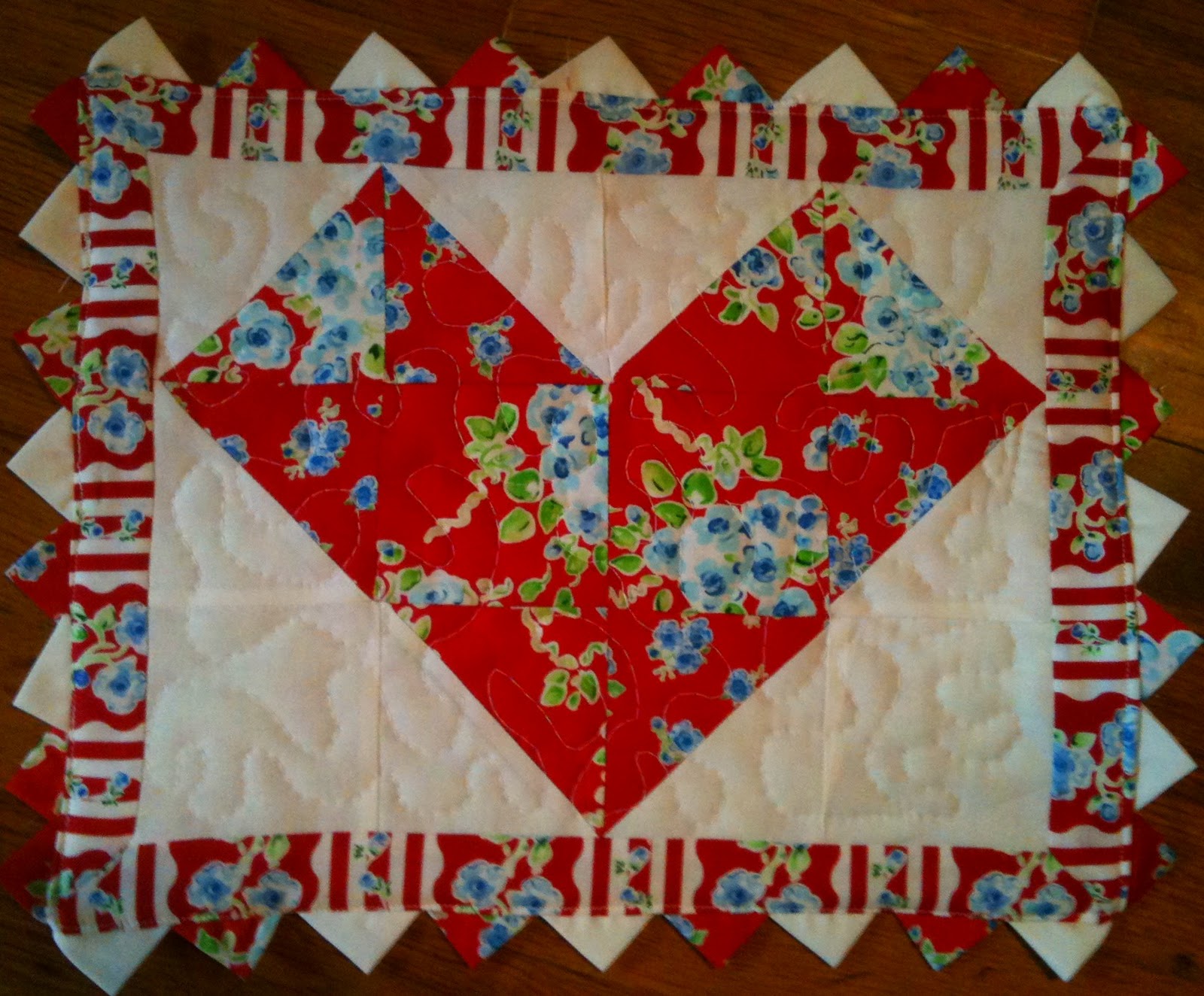 ready, set, SEW what is going on?: Valentine's Placemat Free Pattern