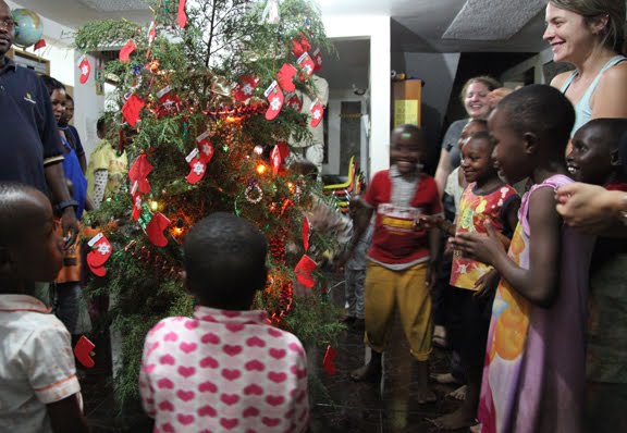 Cindy's Tanzania Photos: decorating the Christmas Tree