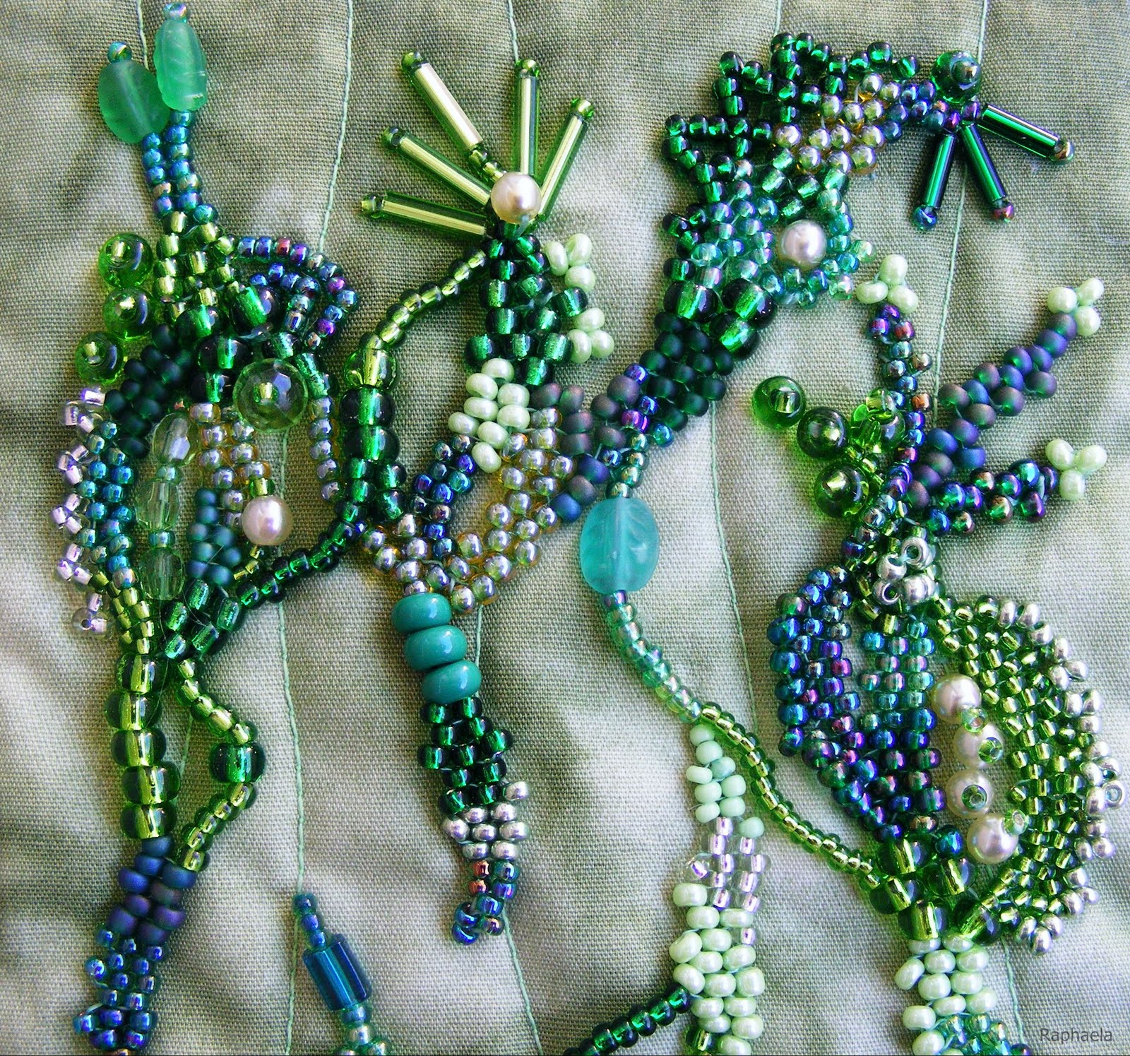 Textile Explorations: Free-Form Peyote Progress