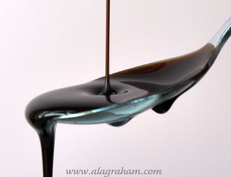 A LA GRAHAM: HOMEMADE CHOCOLATE SYRUP