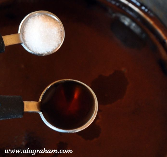 A LA GRAHAM: HOMEMADE CHOCOLATE SYRUP