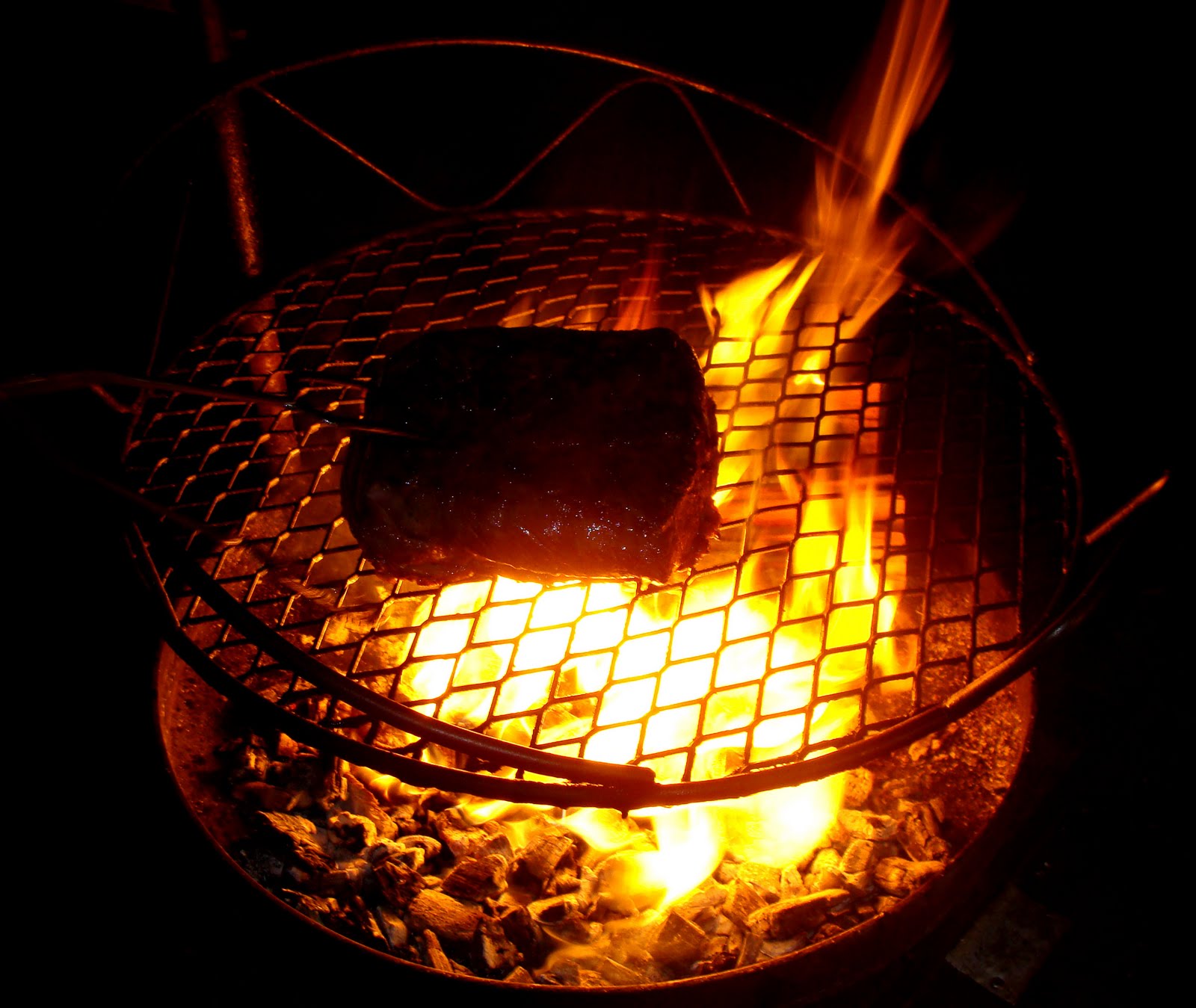 LekkerBek: 24 September is National Braai Day!