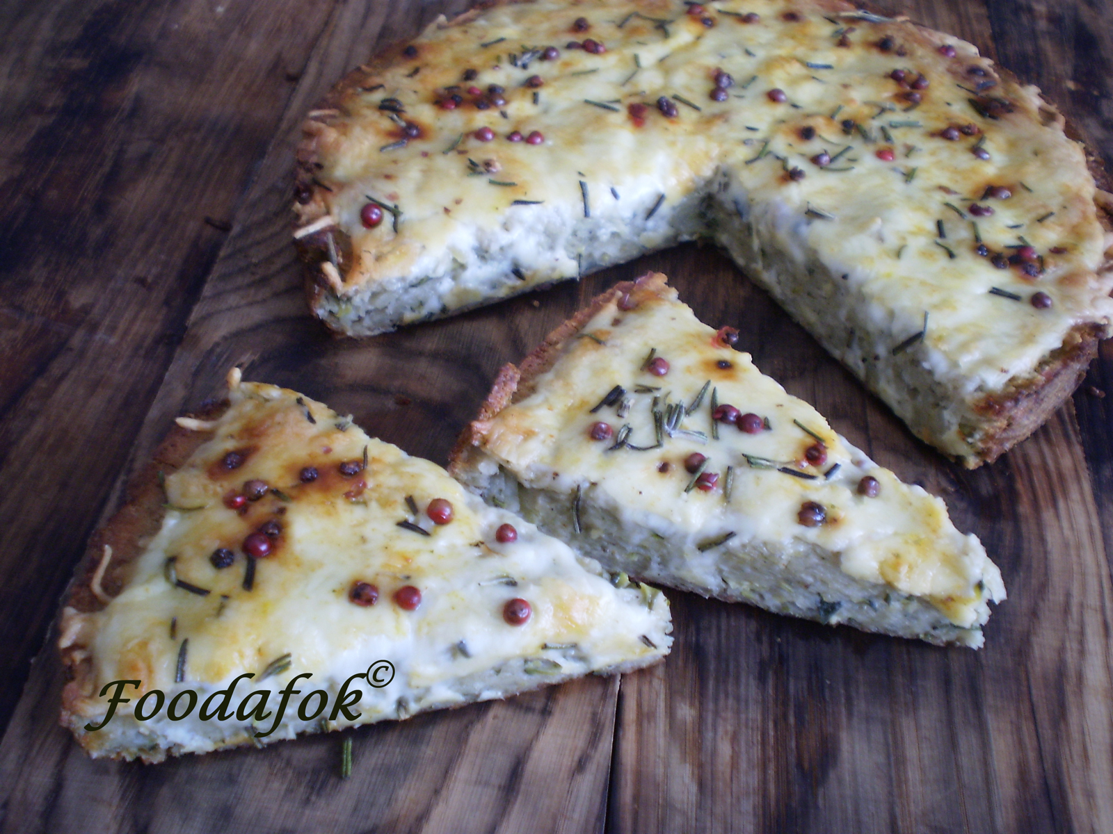 Foodafok: Cukkinis csicsóka torta