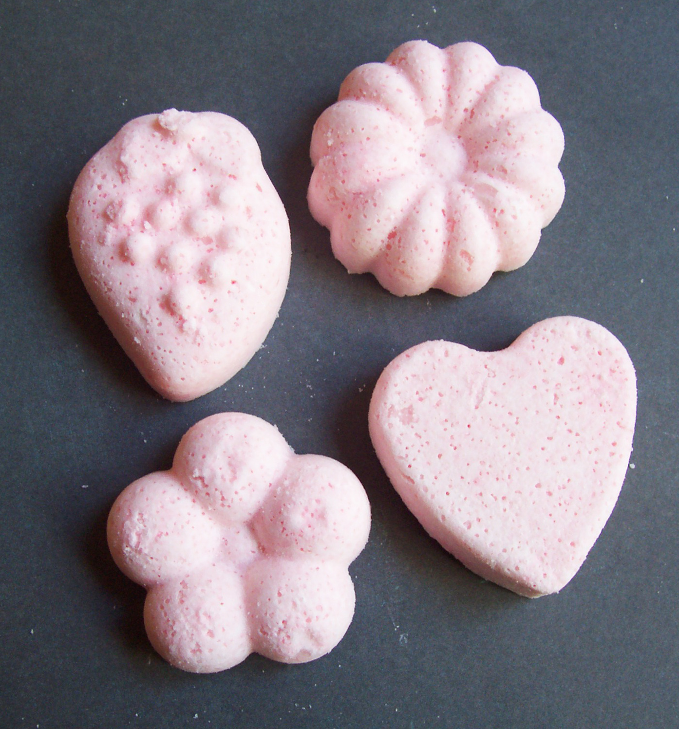 Two Cheeky Monkeys: Bath Fun - A Bath Bomb Tutorial