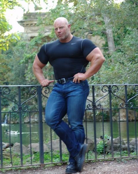 Muscle Gods: Brad Hollibaugh