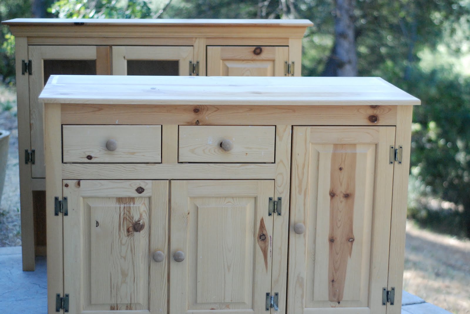 blooming mommy: The Distressed Hutch