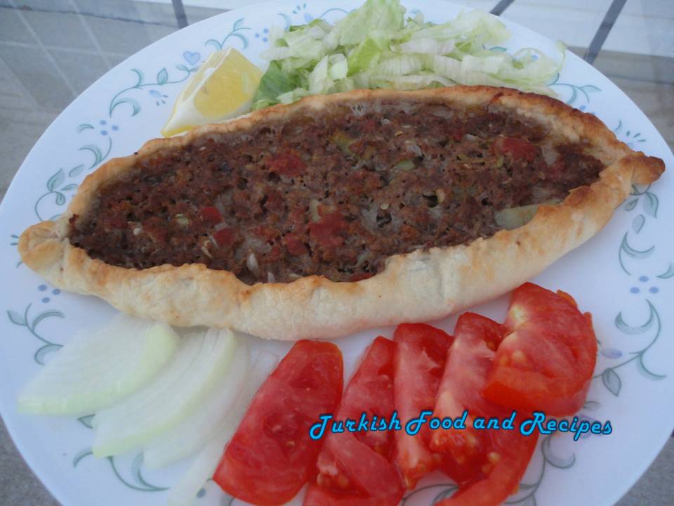 Turkish Food & Recipes: Turkish Ground Beef Pide (Kiymali Pide)