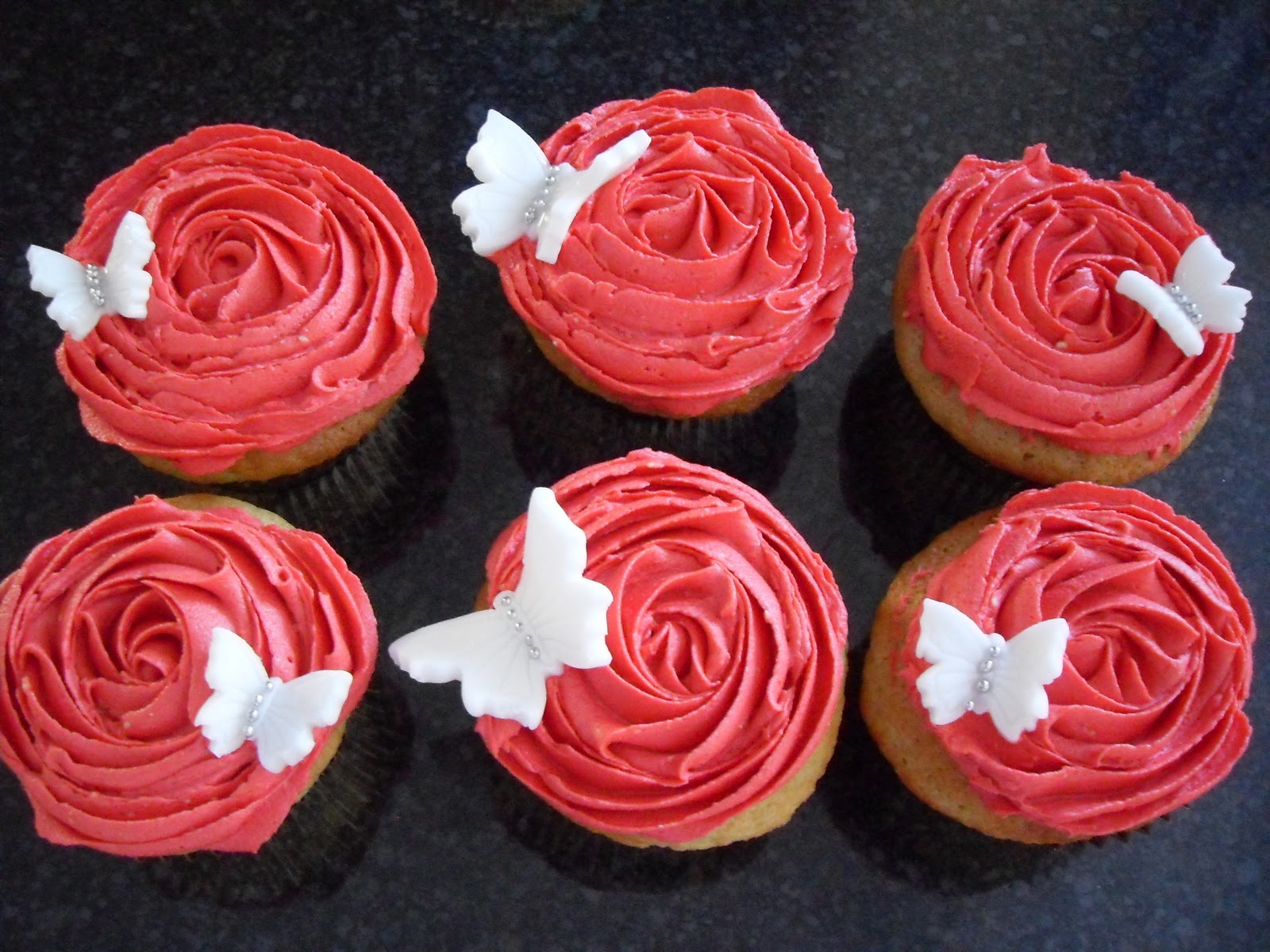 Red Rose Cupcakes