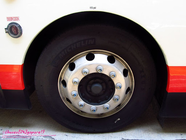 (buses[IN]gapore!): SMRT Buses : ZhongTong Hybrid LCK6121GHEV (SMB137A)