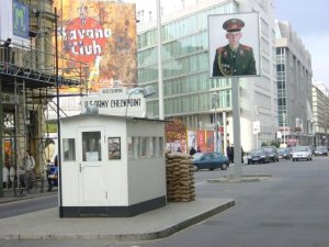 Guía de viajes por Berlín: El muro de Berlín: el Checkpoint Charlie y ...