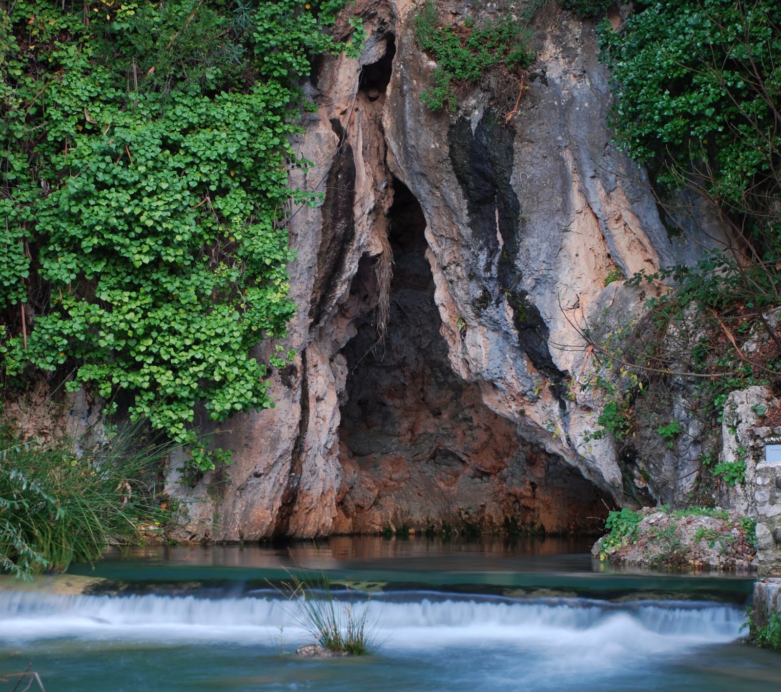 FOTOGRAFO DE CALLE: NACIMIENTO DEL RIO GENAL (IGUALEJA).-