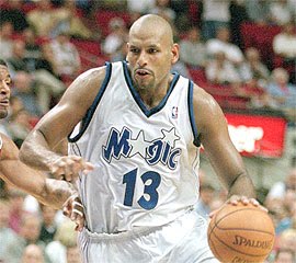 BALONCESTO HISTORIA DE LOS MEJORES: John Amaechi; "Meech" Man in the Middle