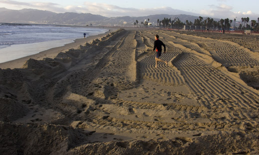 L A T I T U D E: The Moving Sands of Venice Beach