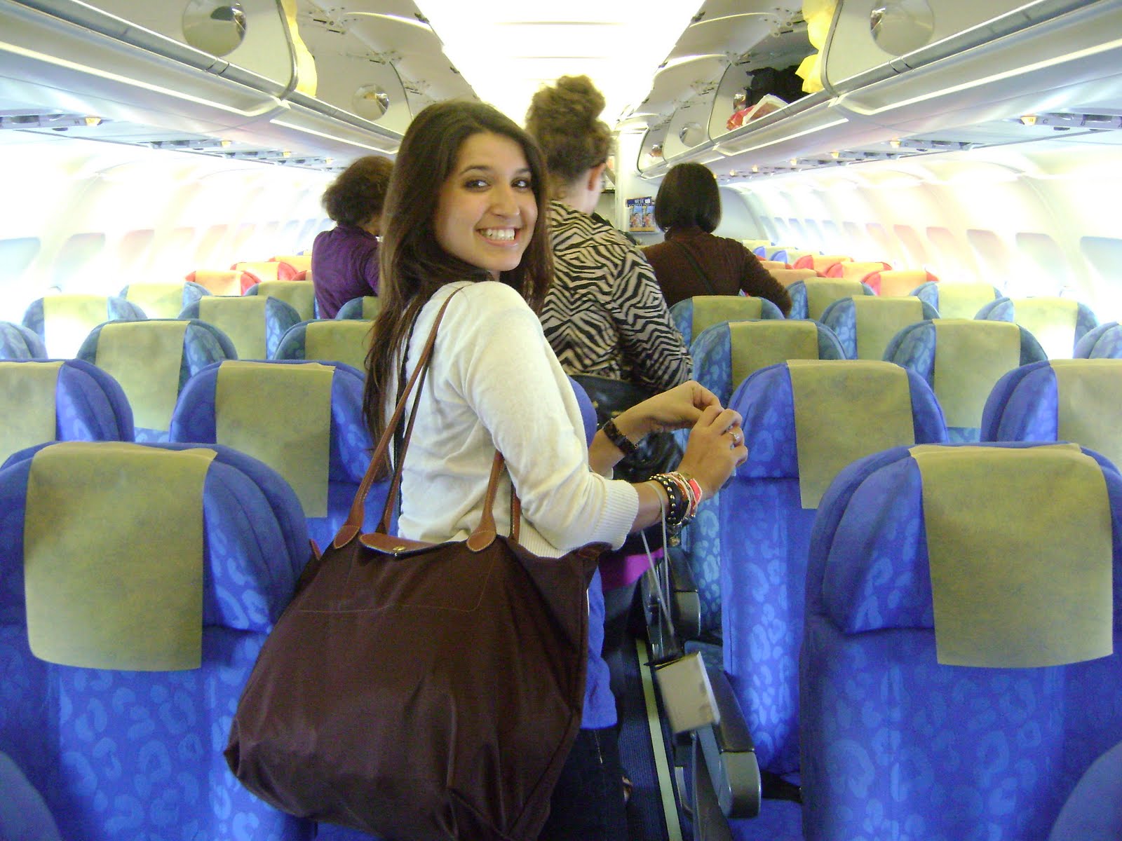 Welcome to the SoHE Retail Blog: Wed. May 31st- Gina and Jessica's room