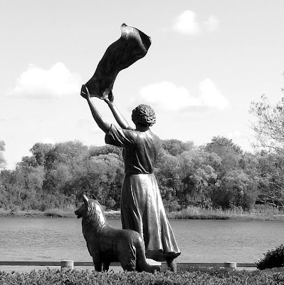 The World in Black & White: Famous Waving Girl in Savannah, Georgia