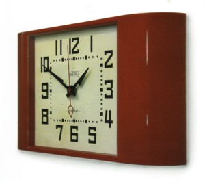 Clock Design Ideas: Use a retro wall clock to create a stunning room