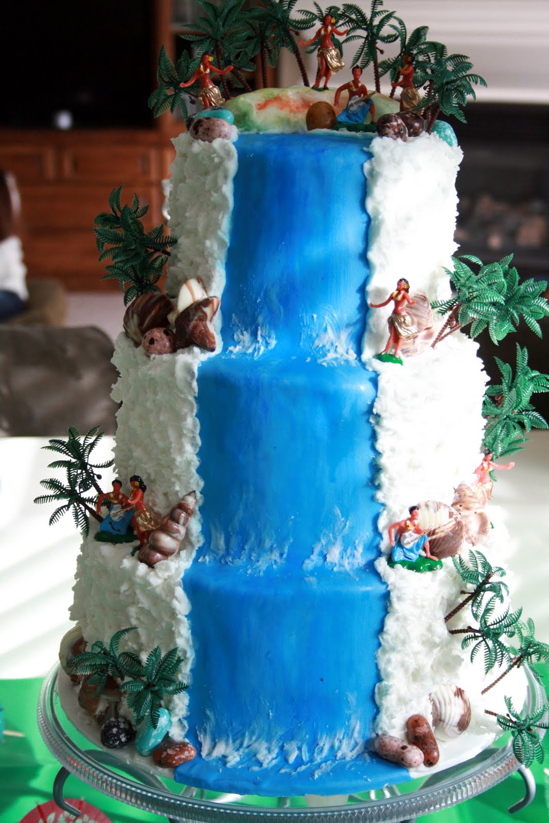 Cake Creations by Susie: Hawaiian Waterfall Cake