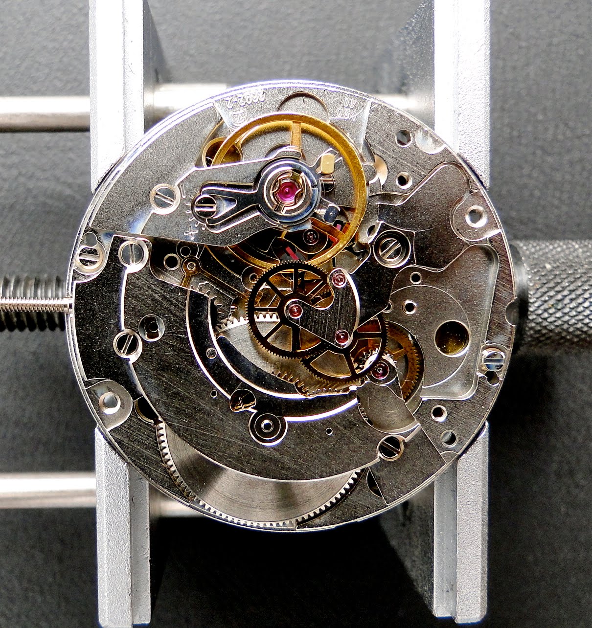 GNOMÓNICA: El calibre ETA 2892: confiable y fino caballo de batalla ...