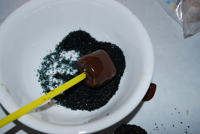 Perfect Christmas Gift: Edible Coal - Clumsy Crafter