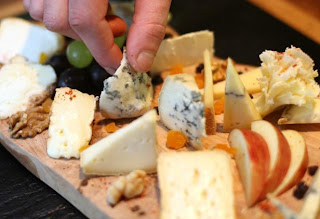 The Tower of Babel: Cheeses (Engl) (IT) (DE) (Esp)