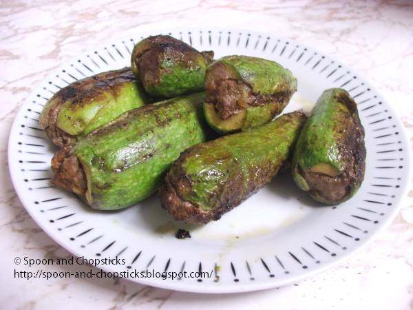 Spoon and Chopsticks: Stuffed Zucchini with Mince