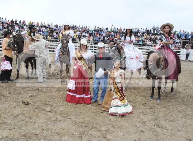 "Pasaje de las Nieves": Todo un éxito rodeo montubio en Balao